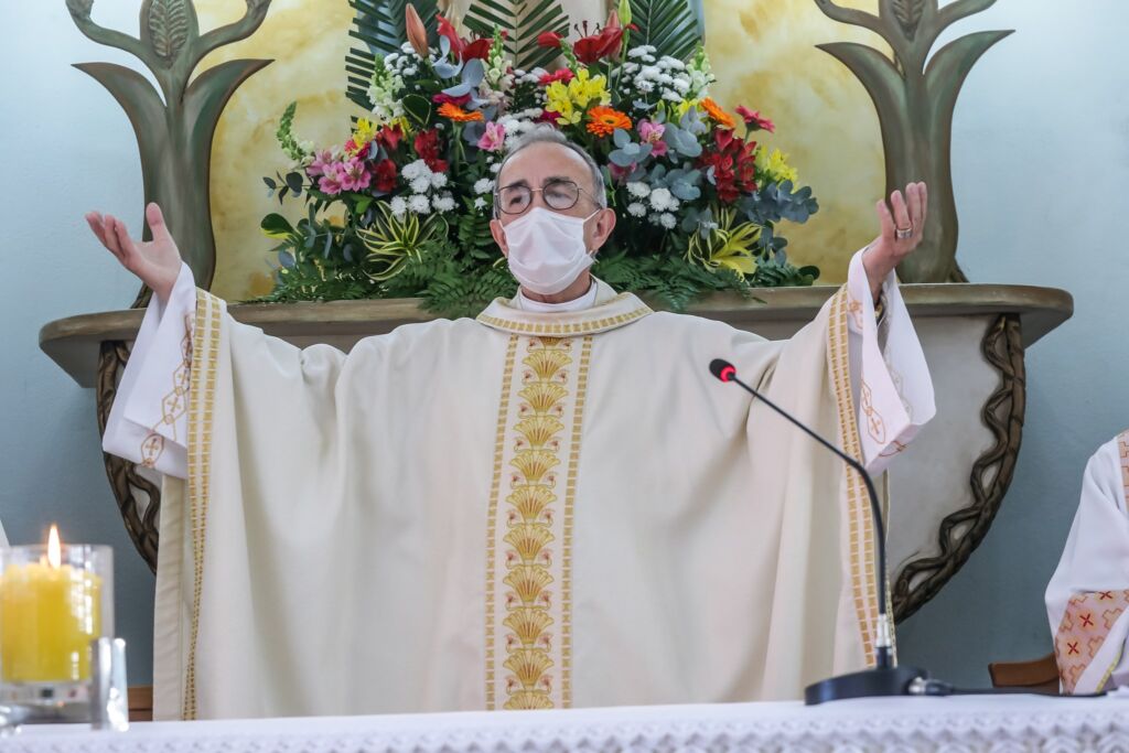 40 anos de presbiterado de Pe. Hélio da Cunha - Arquidiocese de ...